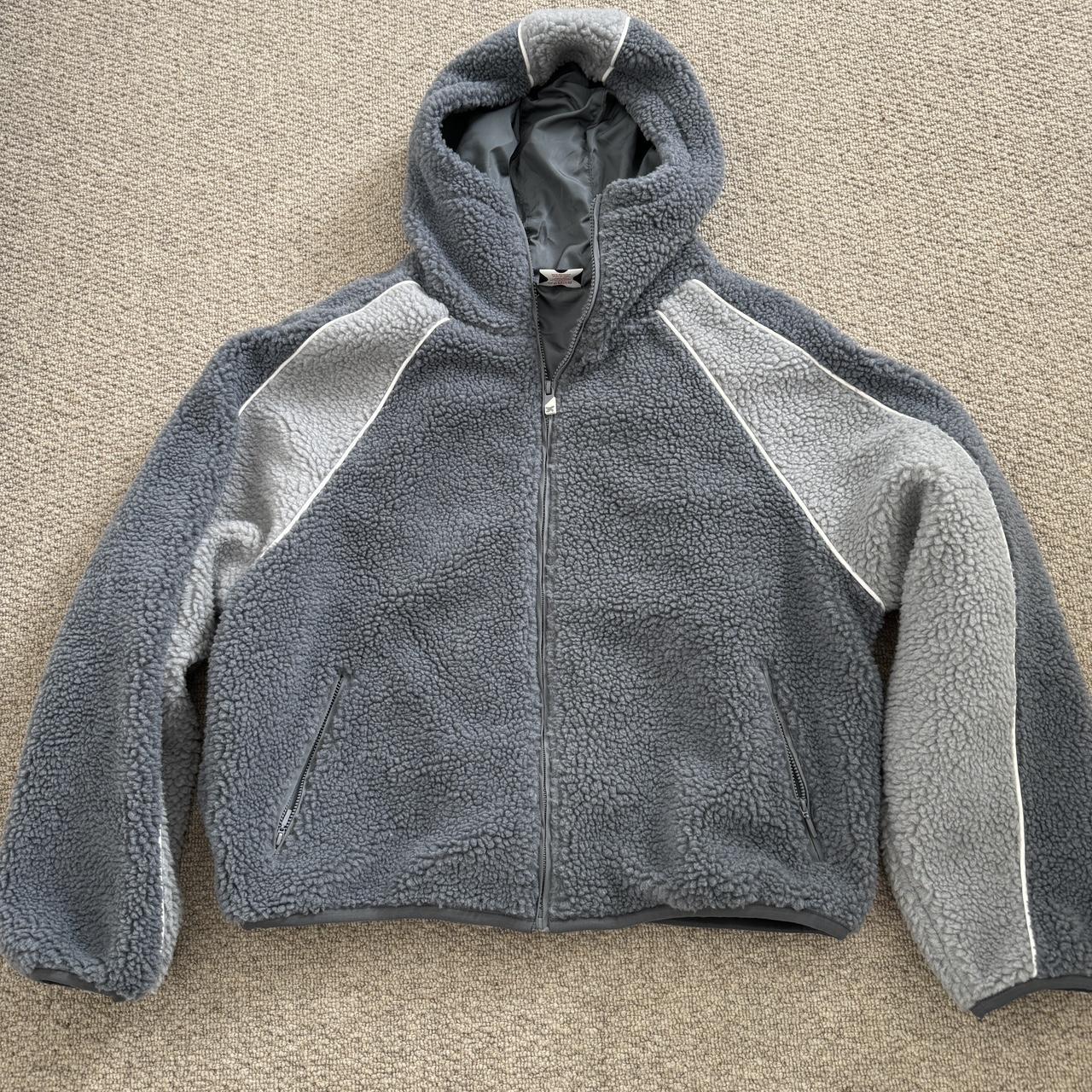 Mertra yeti fleece - medium - grey - Depop