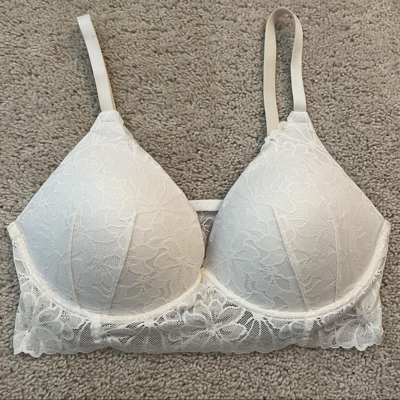 NWT Lace Wireless Push-Up Bralette by Victoria... - Depop