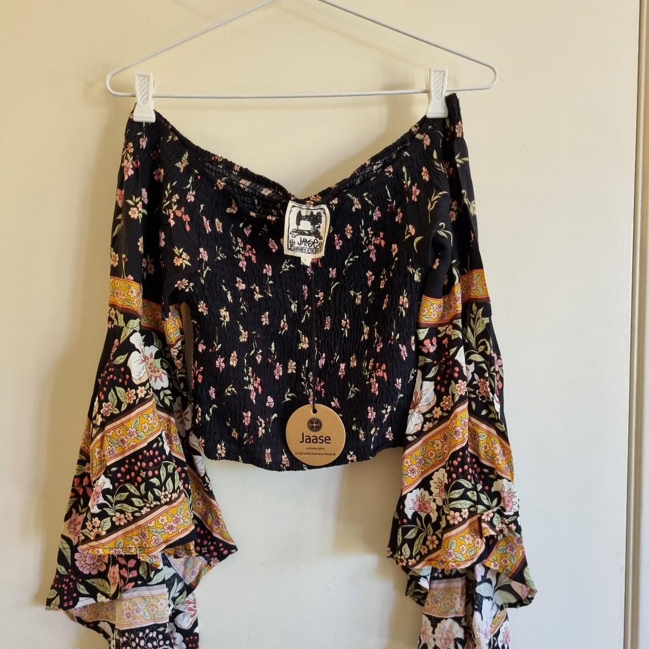 JAASE Crop Top 🌸 Off shoulder and very... - Depop