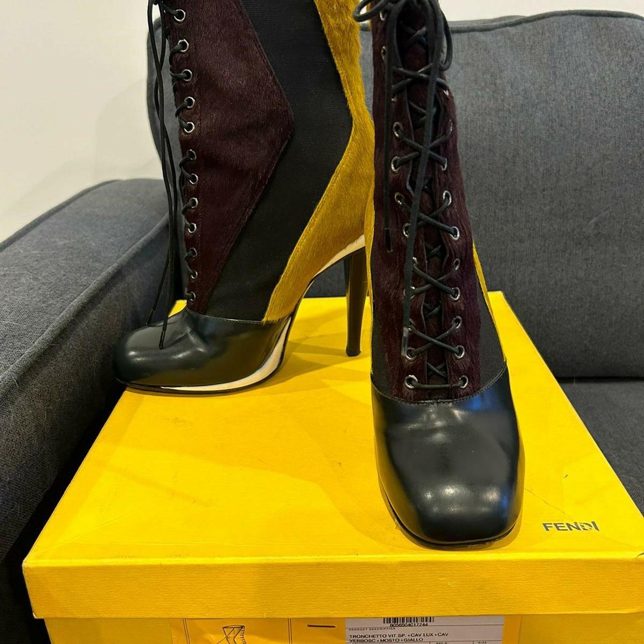 FENDI BOOTS TRONCHETTO VIT SPAZZ GENUINE LEATHER.... - Depop