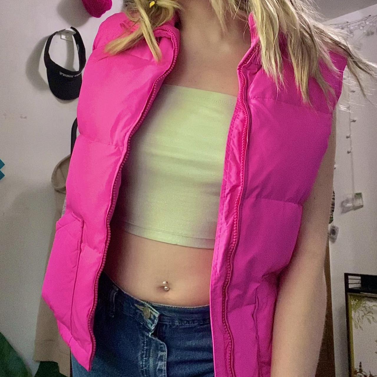 🪩 hot pink puffy vest • is super comfortable •... - Depop