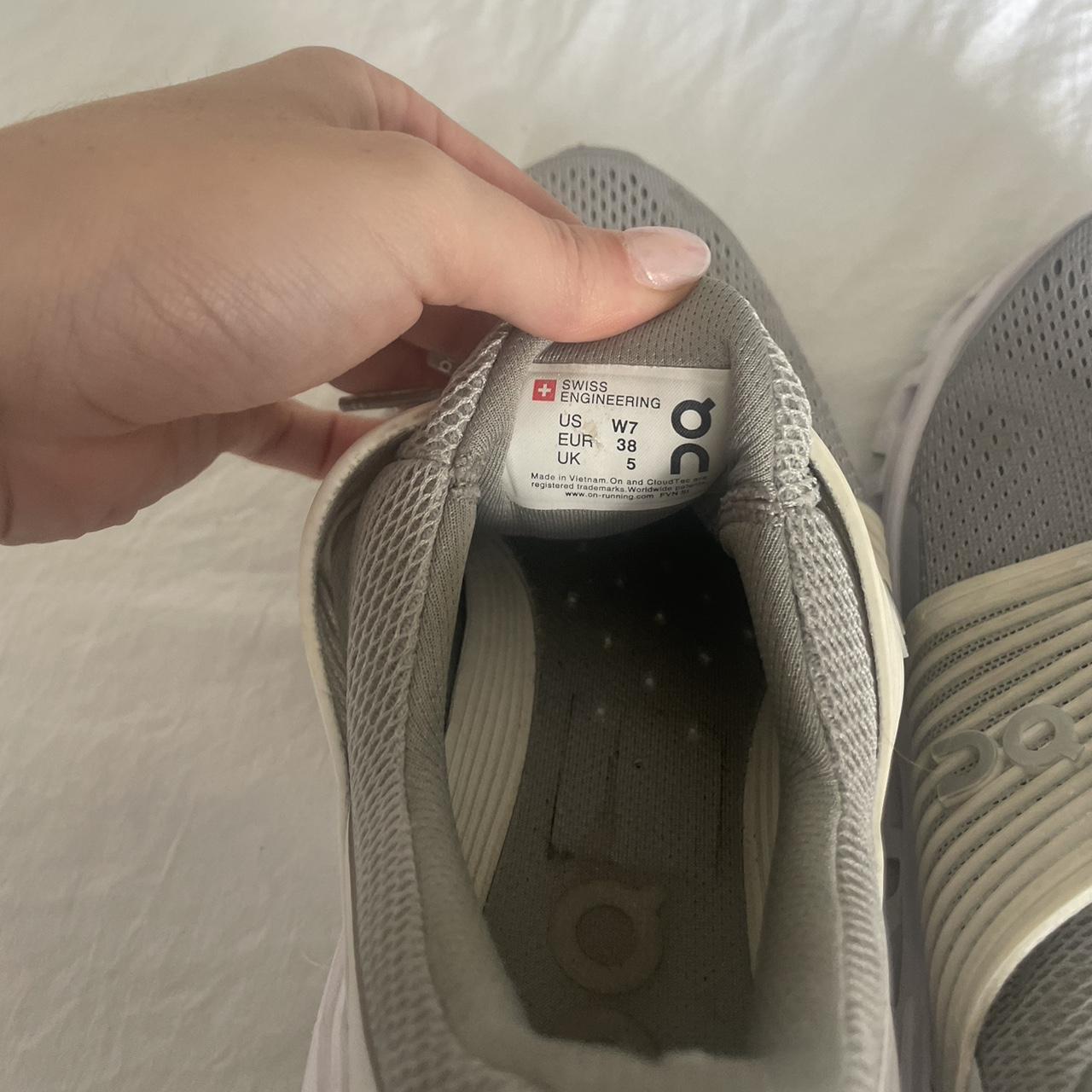 Grey OnCloud sneakers! Great shoe, Great Condition.... - Depop