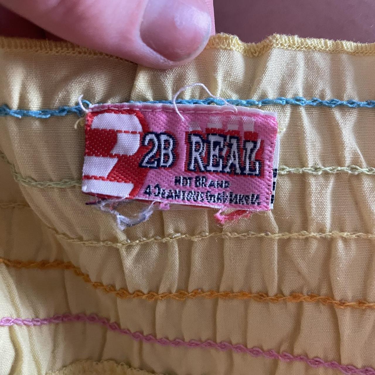 little yellow 2breal early 2000's tank fits like a... - Depop