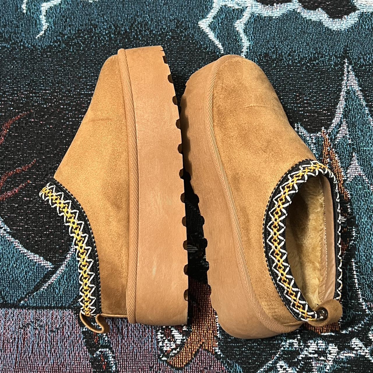 Platform Ugg duuupes these are MUDD brand - Depop