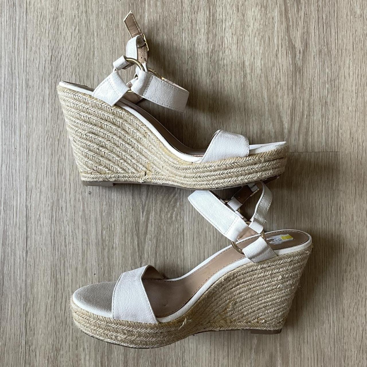 Merona Women's White and Tan Courts | Depop