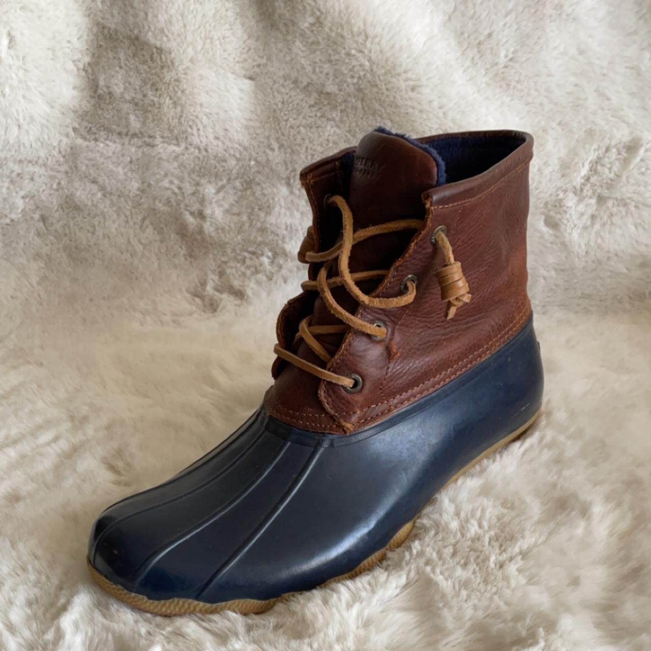 Women's Active/Outdoor boots Scuff marks on right boot - Depop