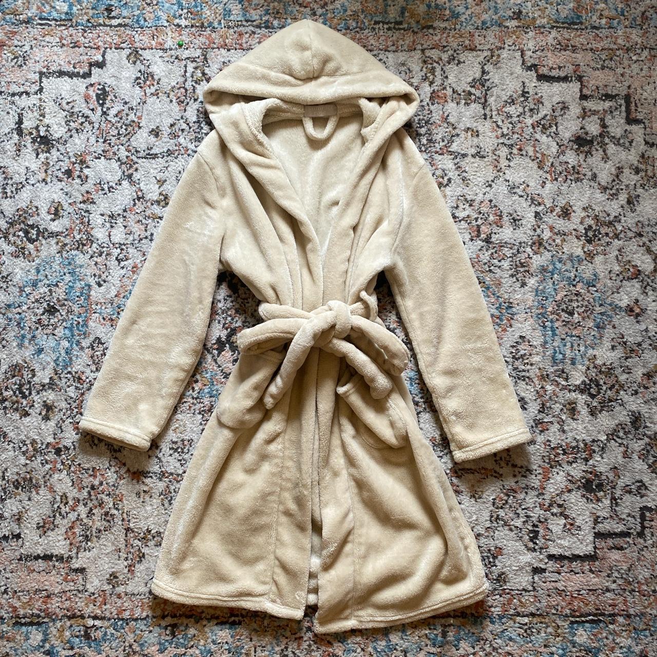 women’s robe US Small brand: Summer & Rose ... - Depop