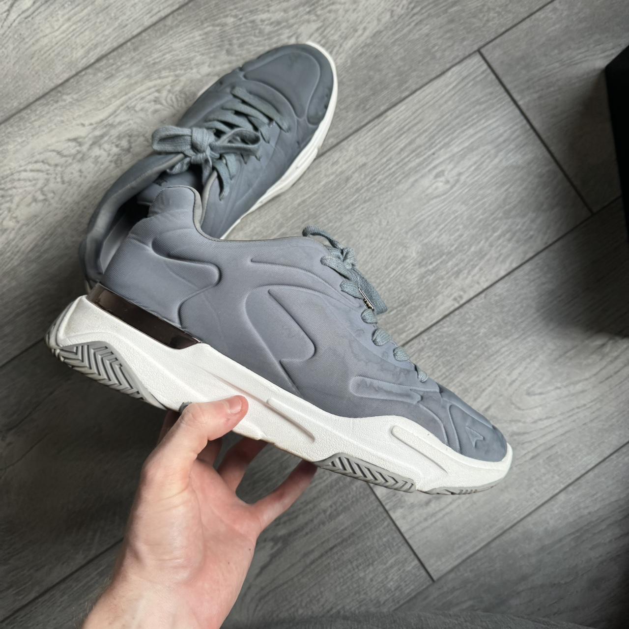 Tommy mallet sneaker in grey used condition. Uk 8 - Depop