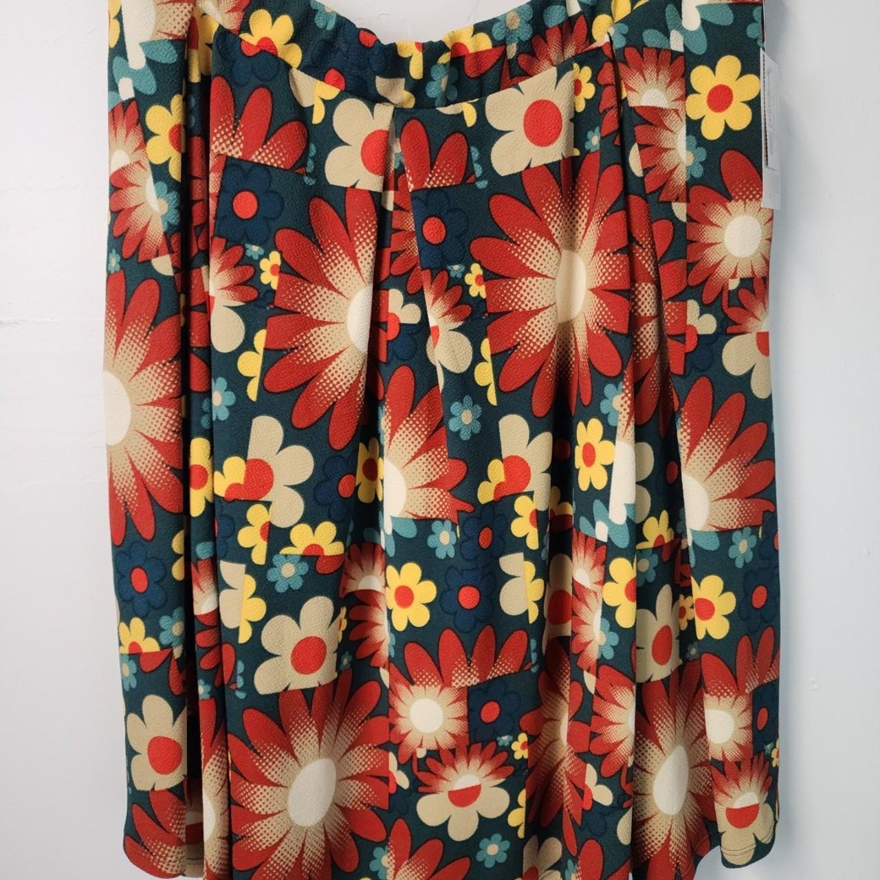 LuLaRoe Madison skirt 2XL with pockets NWT Floral - Depop