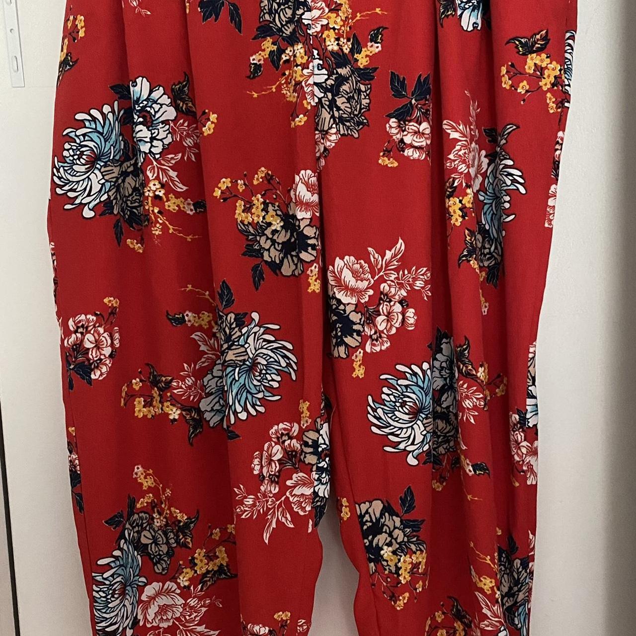 Red floral pants #plussize Non stretchy 3X - Depop