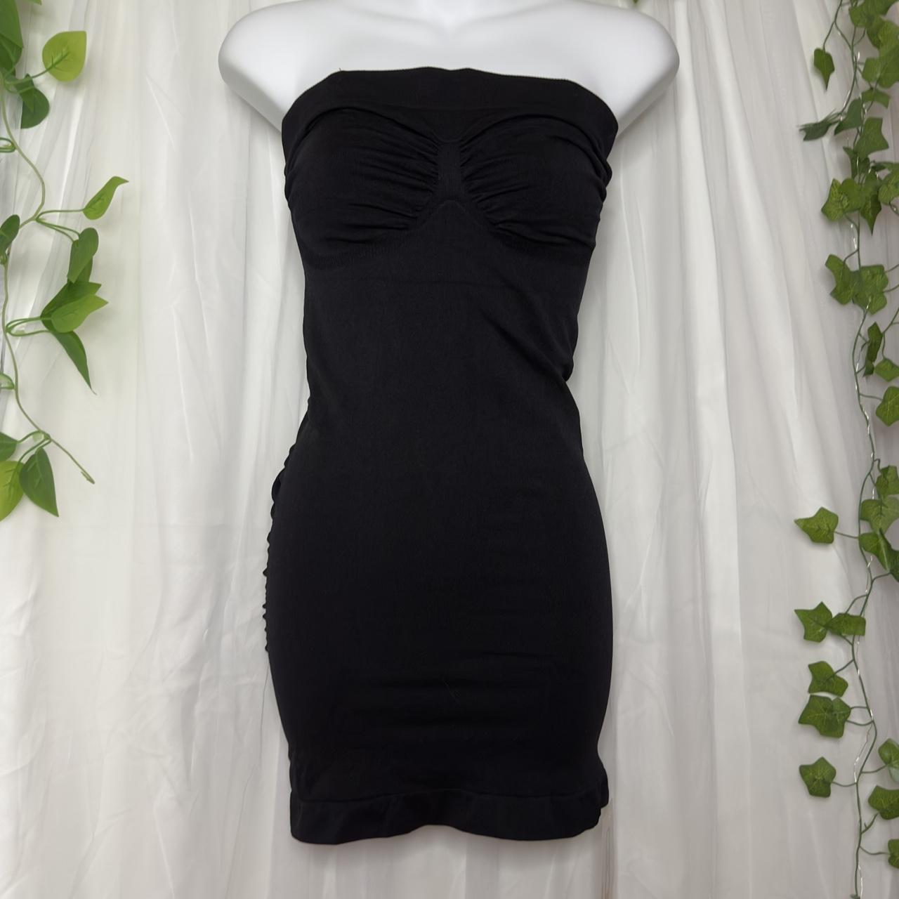 Strapless body shaper Snatches and smooths in all... | Depop