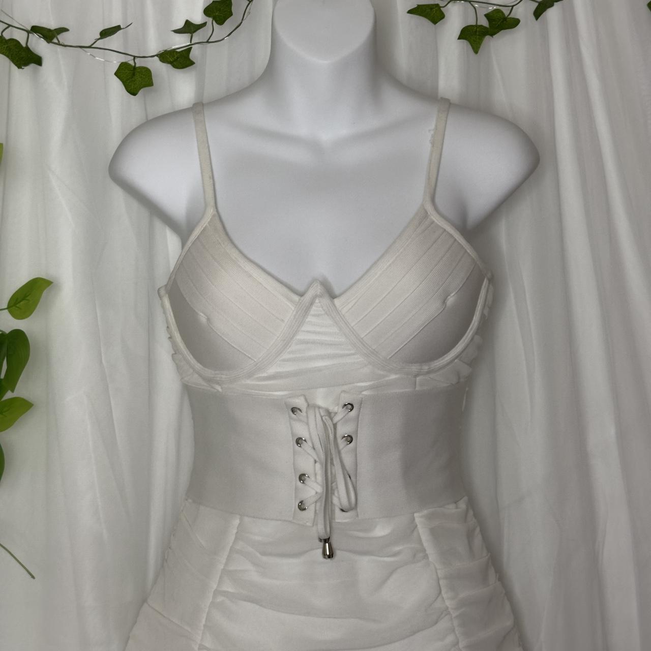 Stunning white structured dress featuring... | Depop