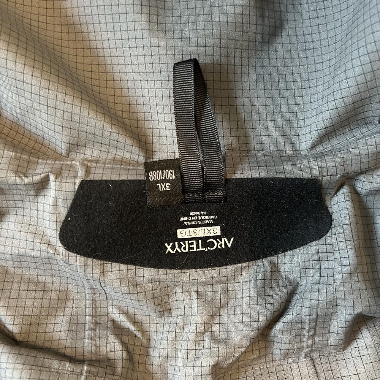 Men's Arc'teryx Dark Grey Windbreaker - Depop