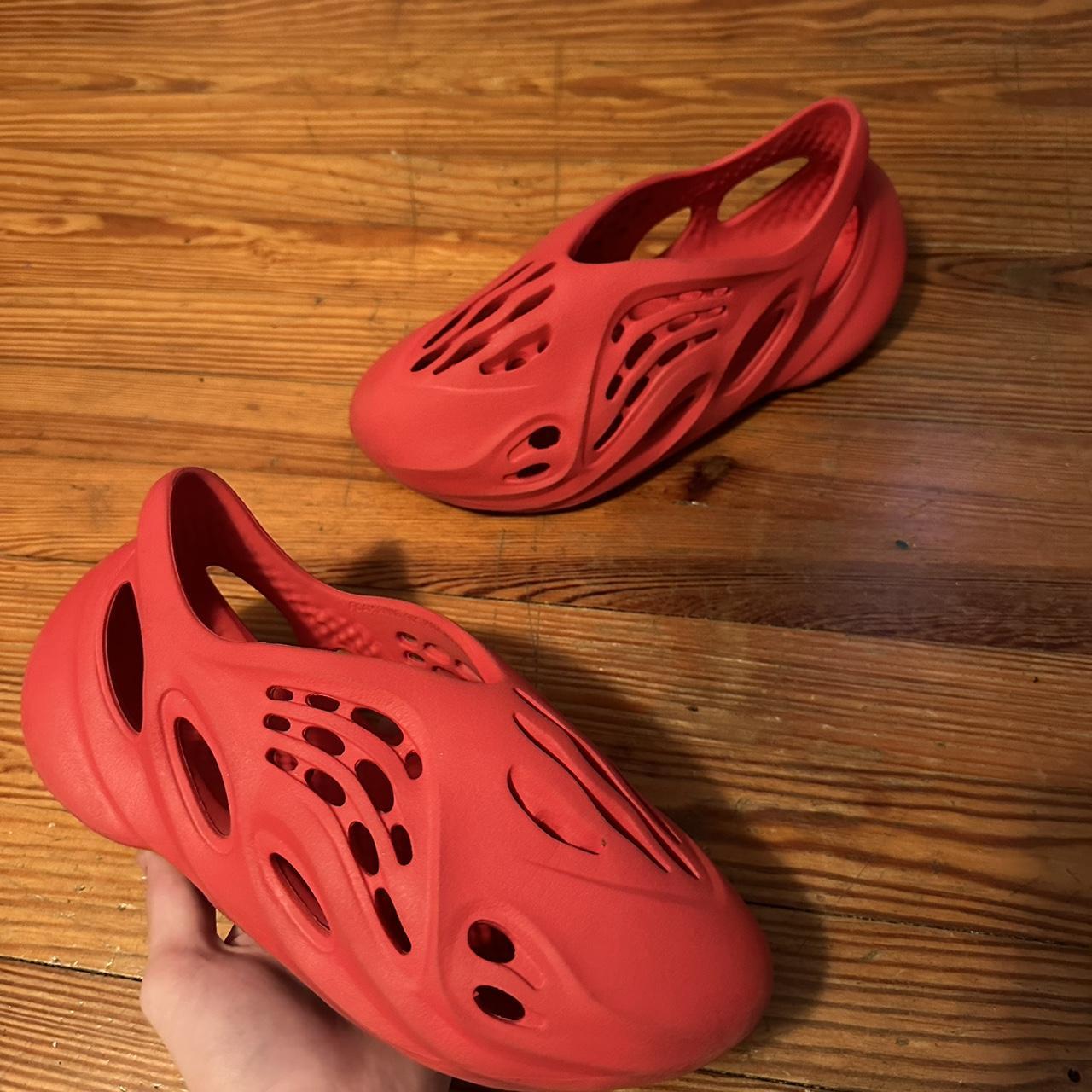 VERMILLION FOAM RNNR super clean condo, no box - Depop