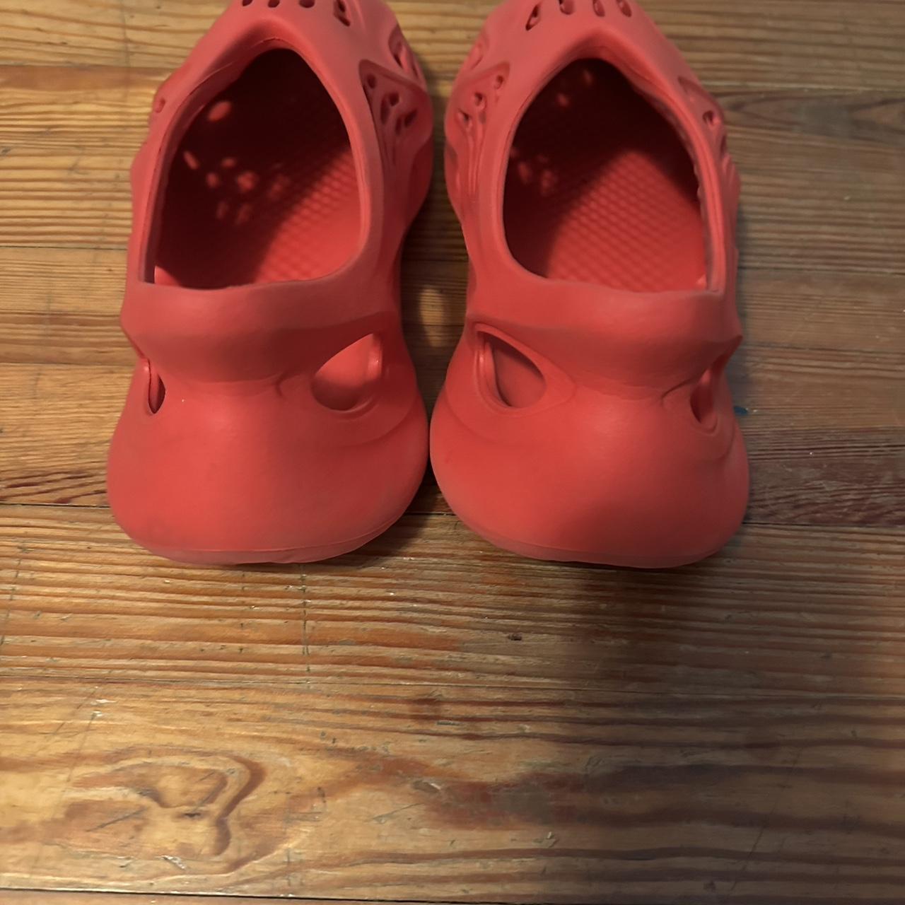 VERMILLION FOAM RNNR super clean condo, no box - Depop
