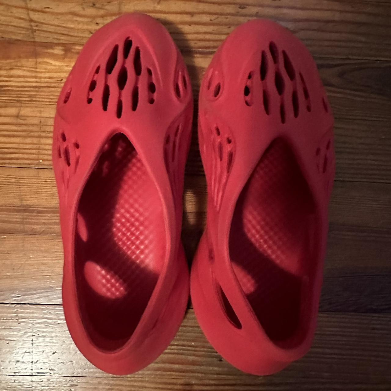 VERMILLION FOAM RNNR super clean condo, no box - Depop