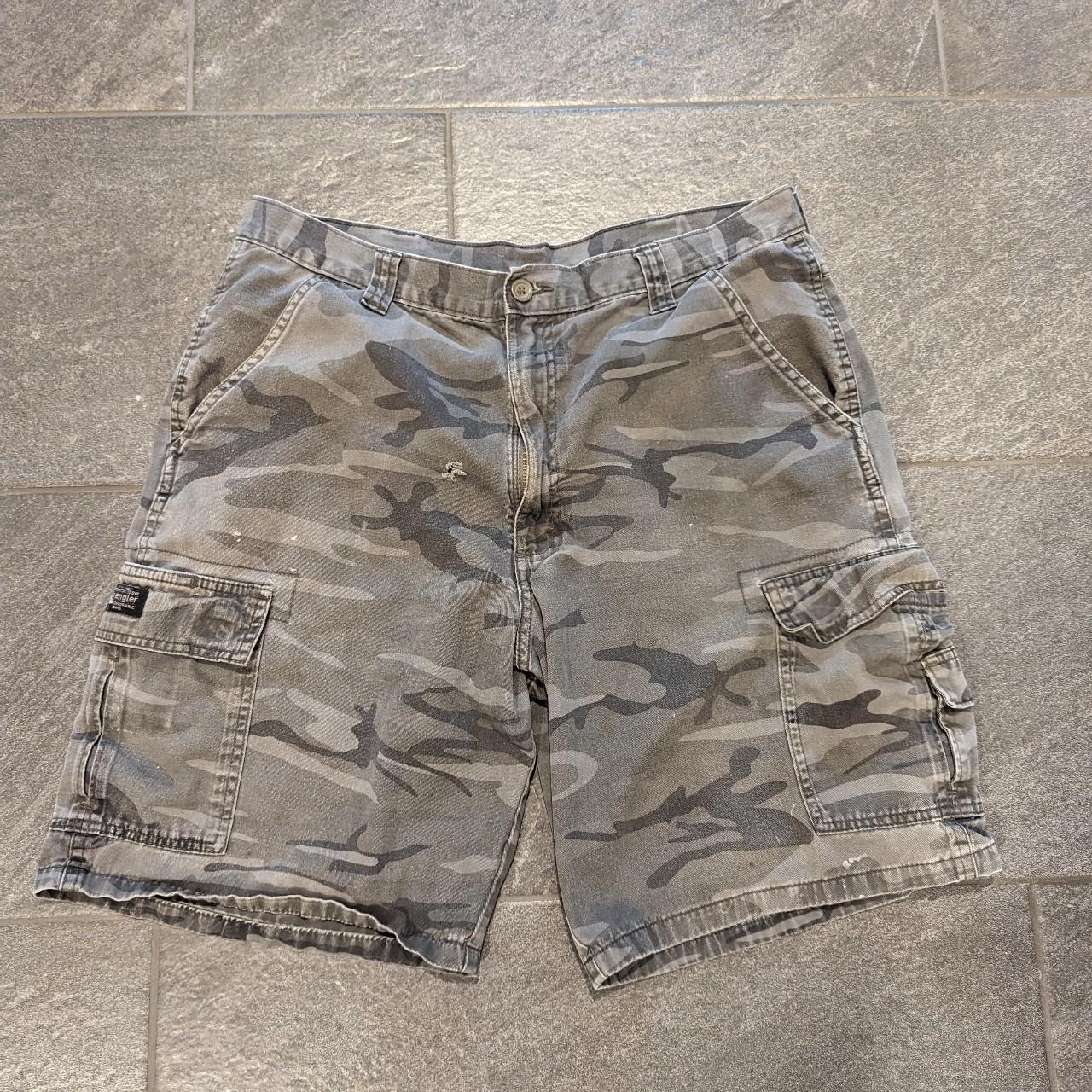 Wrangler camo cargo shorts A few paint stains - Depop