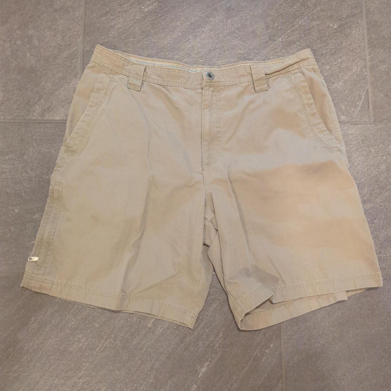Columbia cargo shorts/jorts Perfect condition Open... - Depop