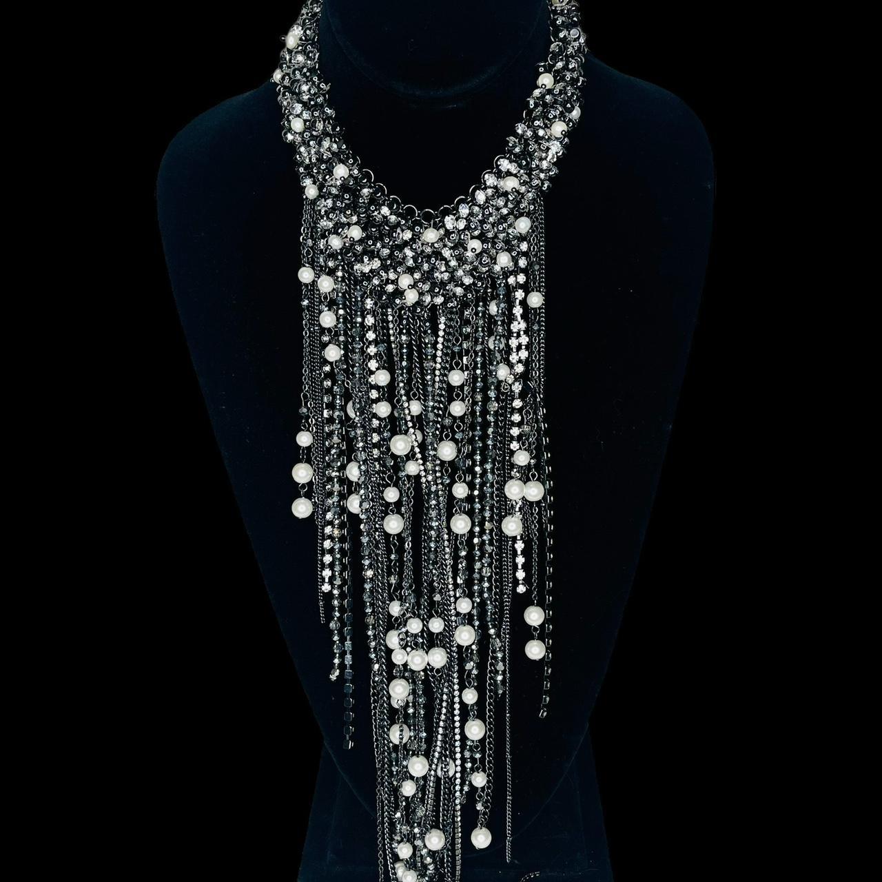 Cluster Perl stands chain link WHBM - Depop