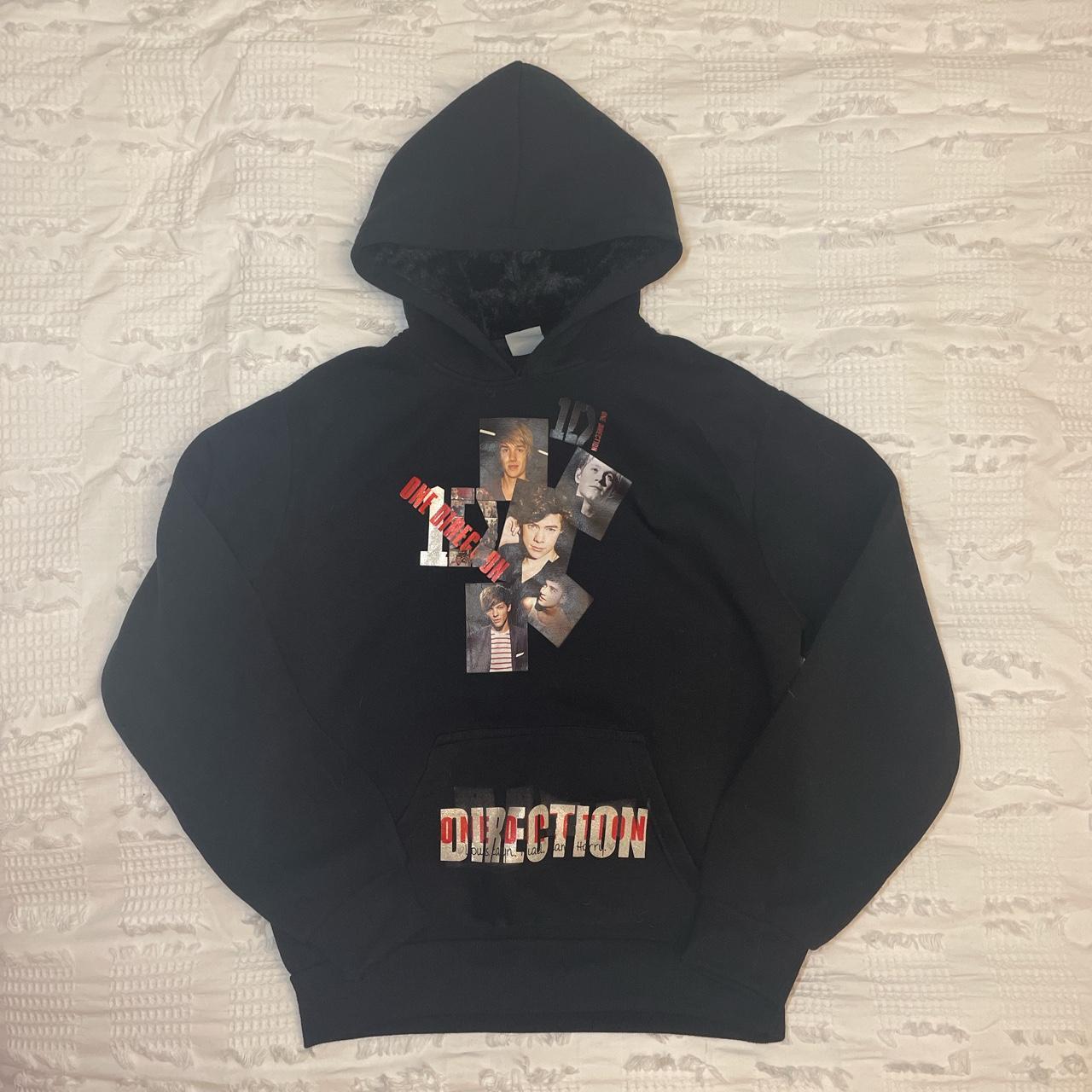 ONE DIRECTION BAND HOODIE so comfy with fluffy... - Depop