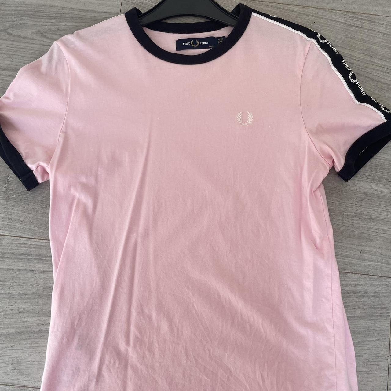 Women’s pink Fred Perry t-shirt Would fit a size 6/8 - Depop