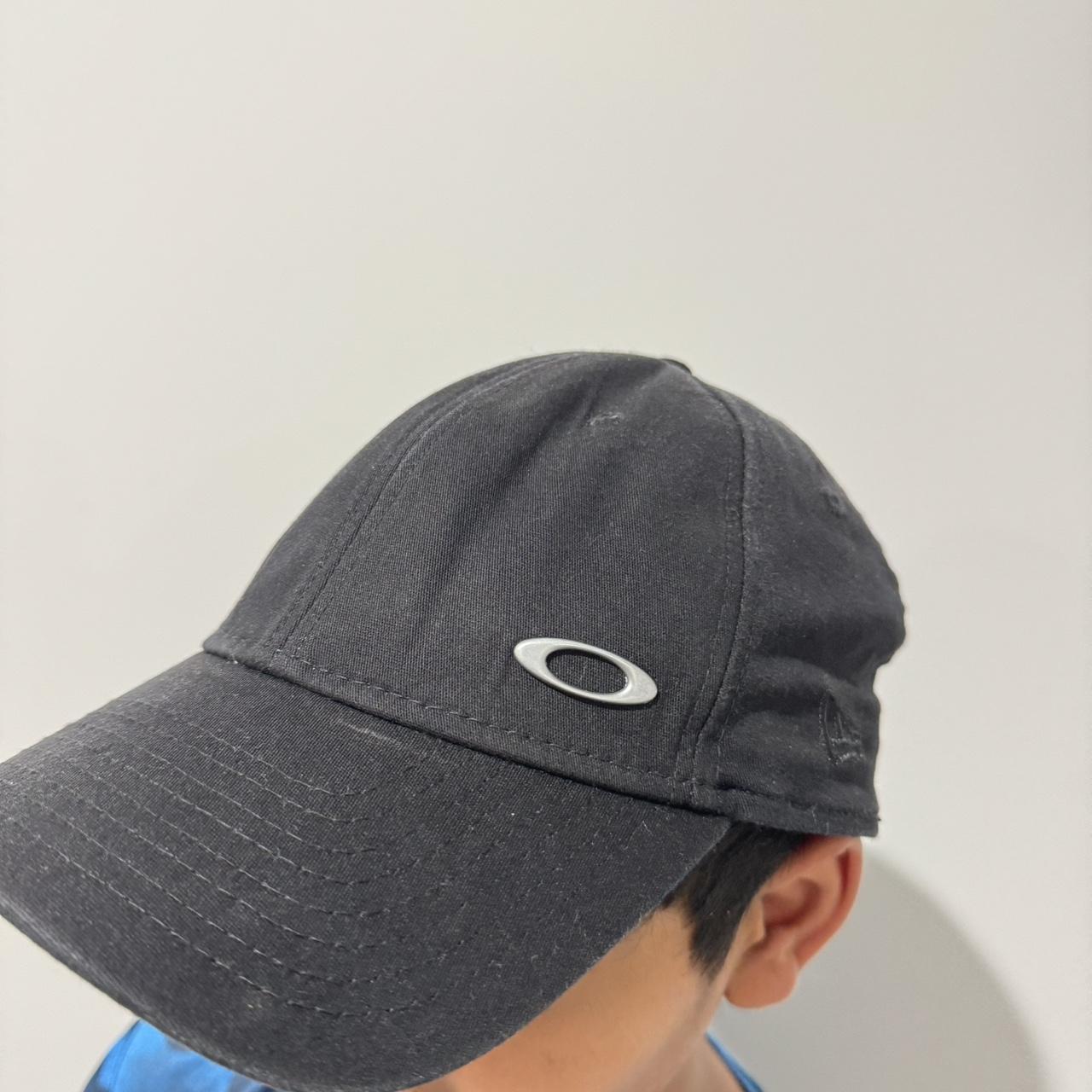 RARE VINTAGE OAKLEY CAP ⭐️Size M/L ⭐️Nice... - Depop