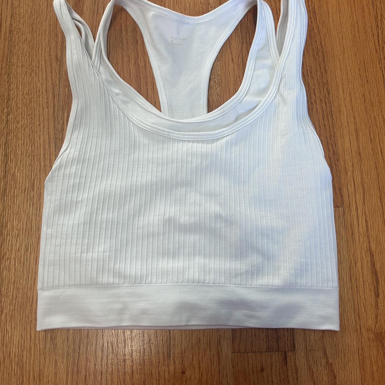 White Hollister work out tank top Size XS - tag... - Depop