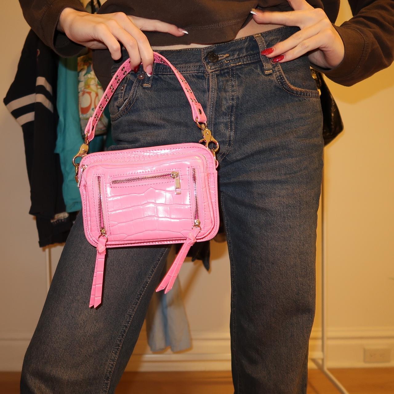 Mini pink leather purse - Depop