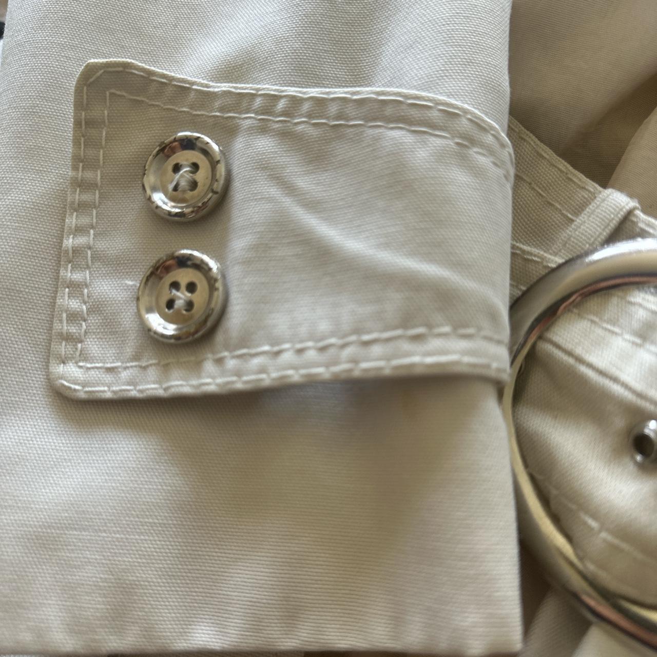 Vintage cream trench coat with a belt - Depop
