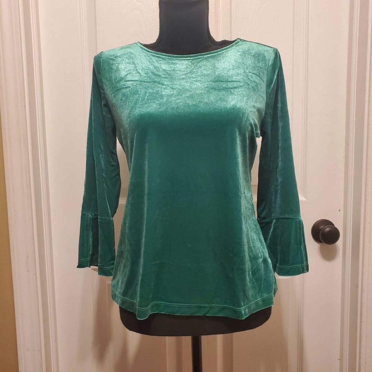 Appleseed's Women's Green Blouse | Depop