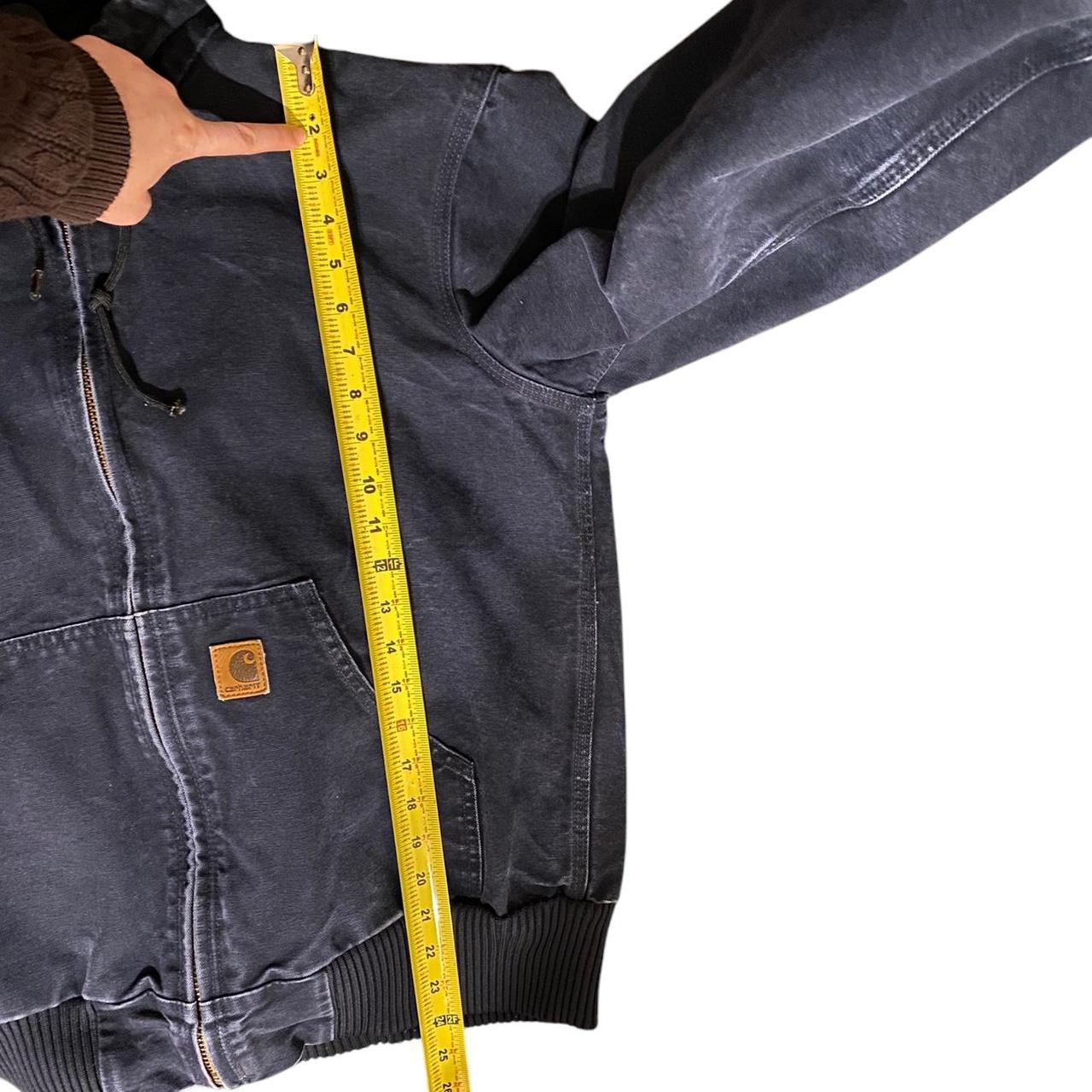 Navy blue Carhartt J130 jacket in men’s small... - Depop