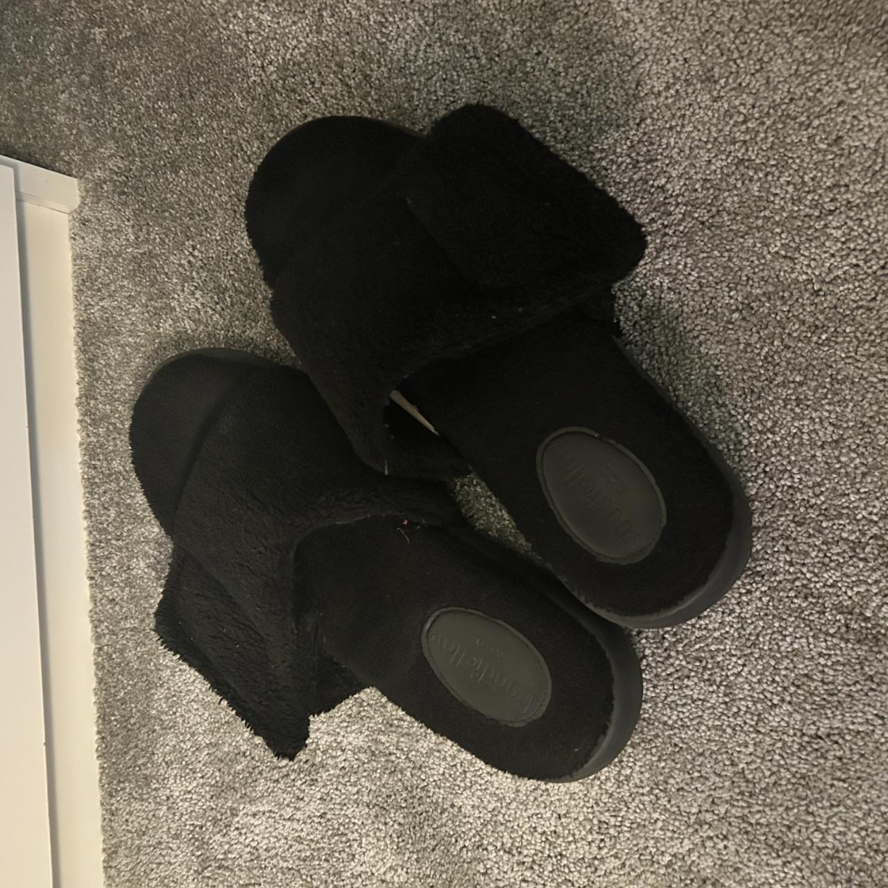 barely used goodfellow slides ( send offers ) size... | Depop
