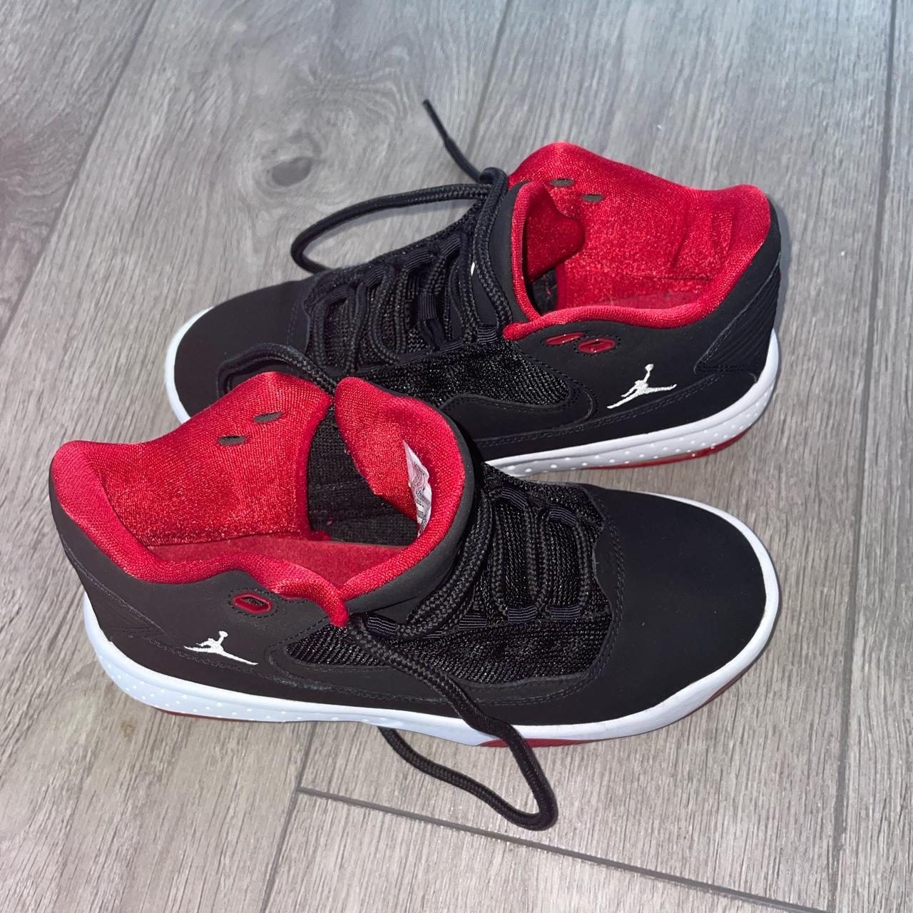 Nike Black and Red Trainers | Depop