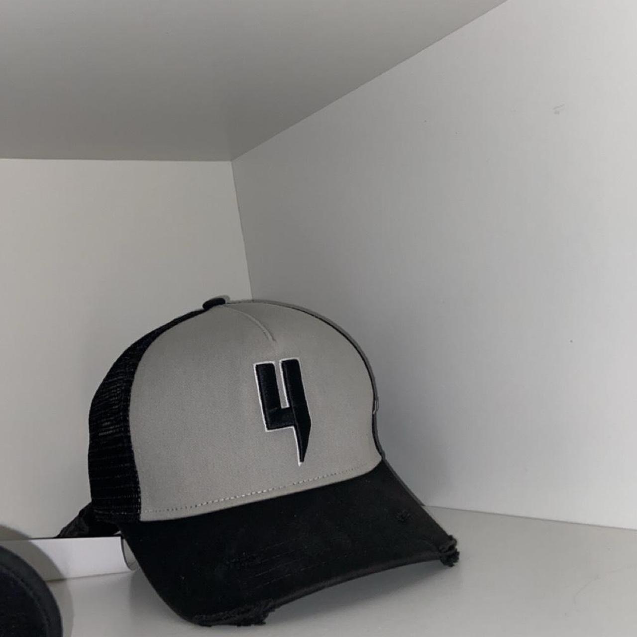 Yelir Cap worn a handful of times - Depop