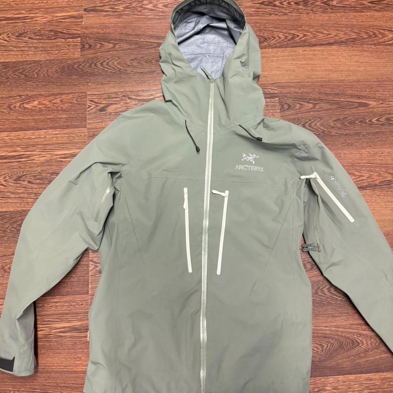 🍵Green Arc’teryx Alpha SV Jacket Size Small Used,... - Depop
