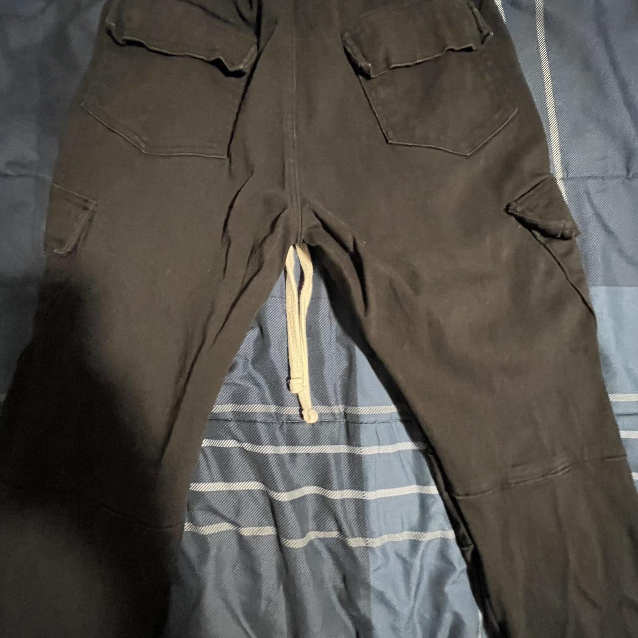 MNML cargos, fit skinny - Depop