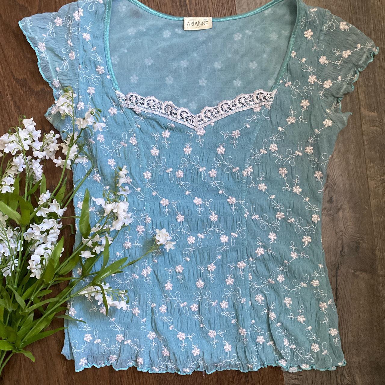 Blue Coquette Top! Super pretty, there’s no size... - Depop