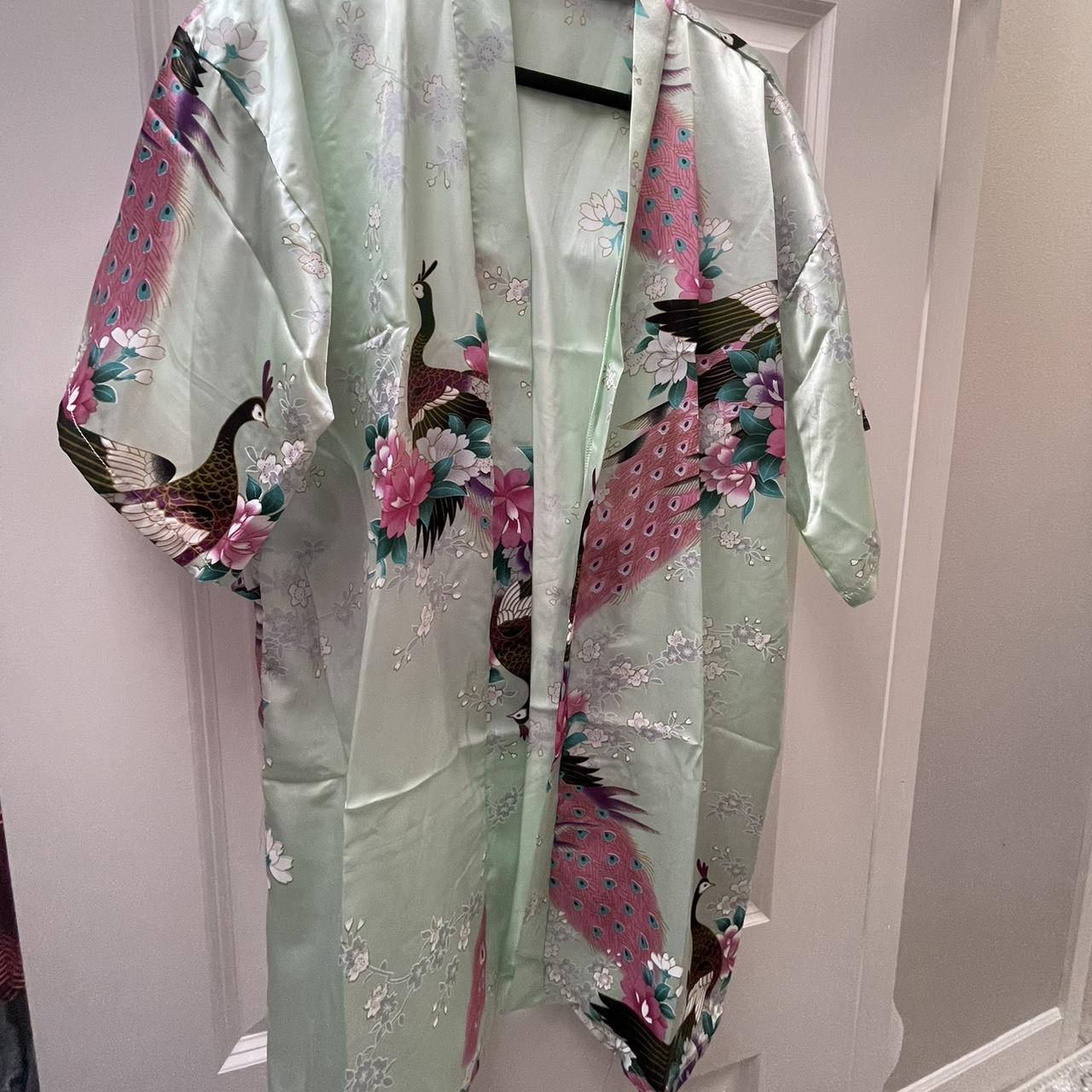 satin short robe. never used - Depop