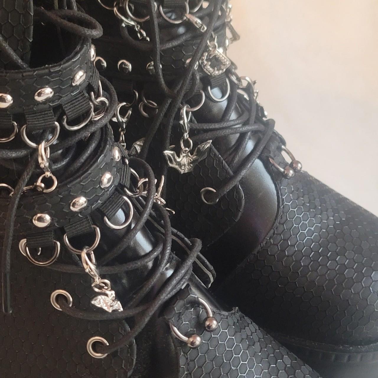 Alt platform boots that are really cute but are not... - Depop