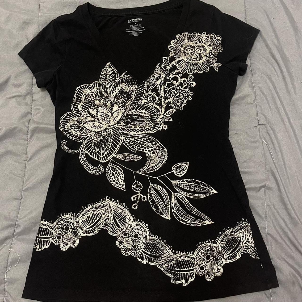 Express V neck t shirt!! I love the pattern and the... - Depop
