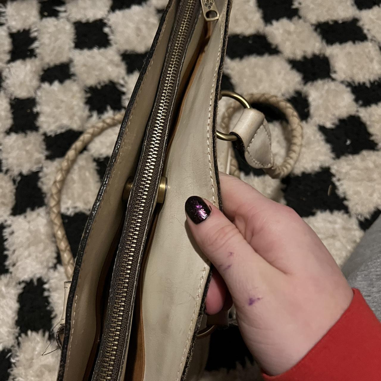 Cute vintage off white cream colored bag with... - Depop