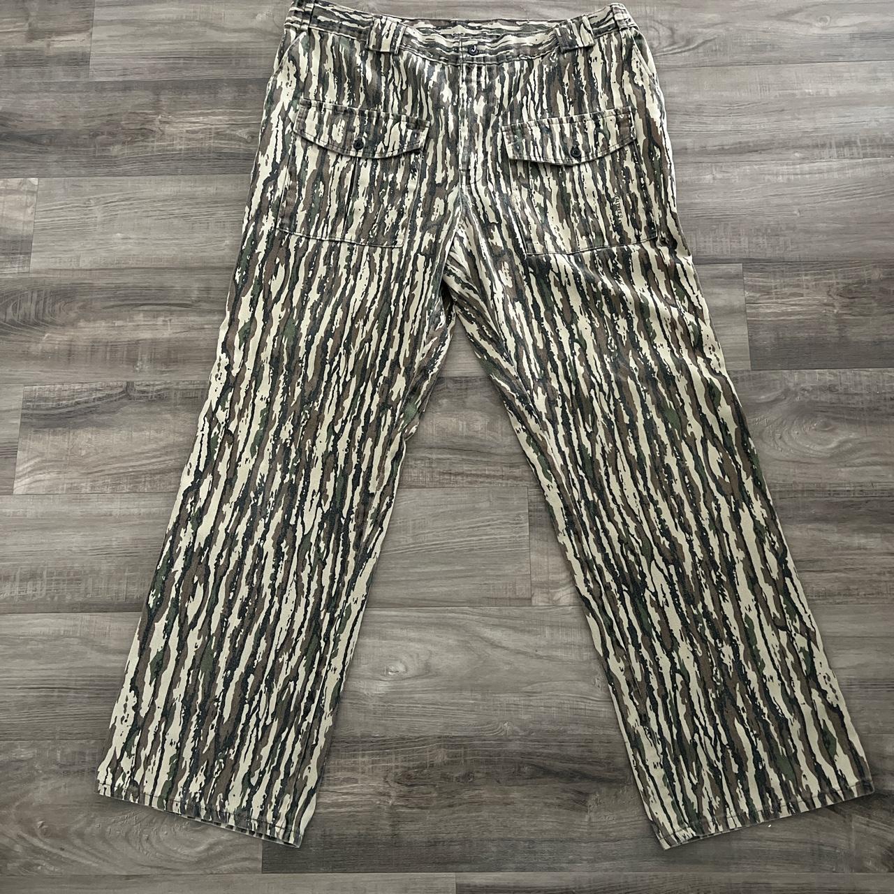 Real Tree Camo pants (38x32) - Depop