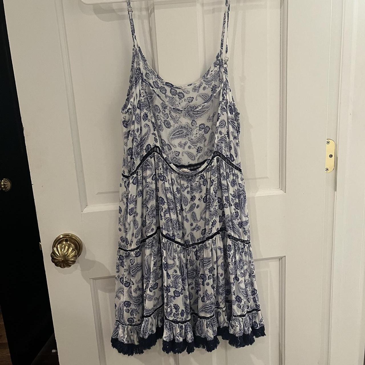 Surf Gypsy Blue and White Paisley Sundress - Depop