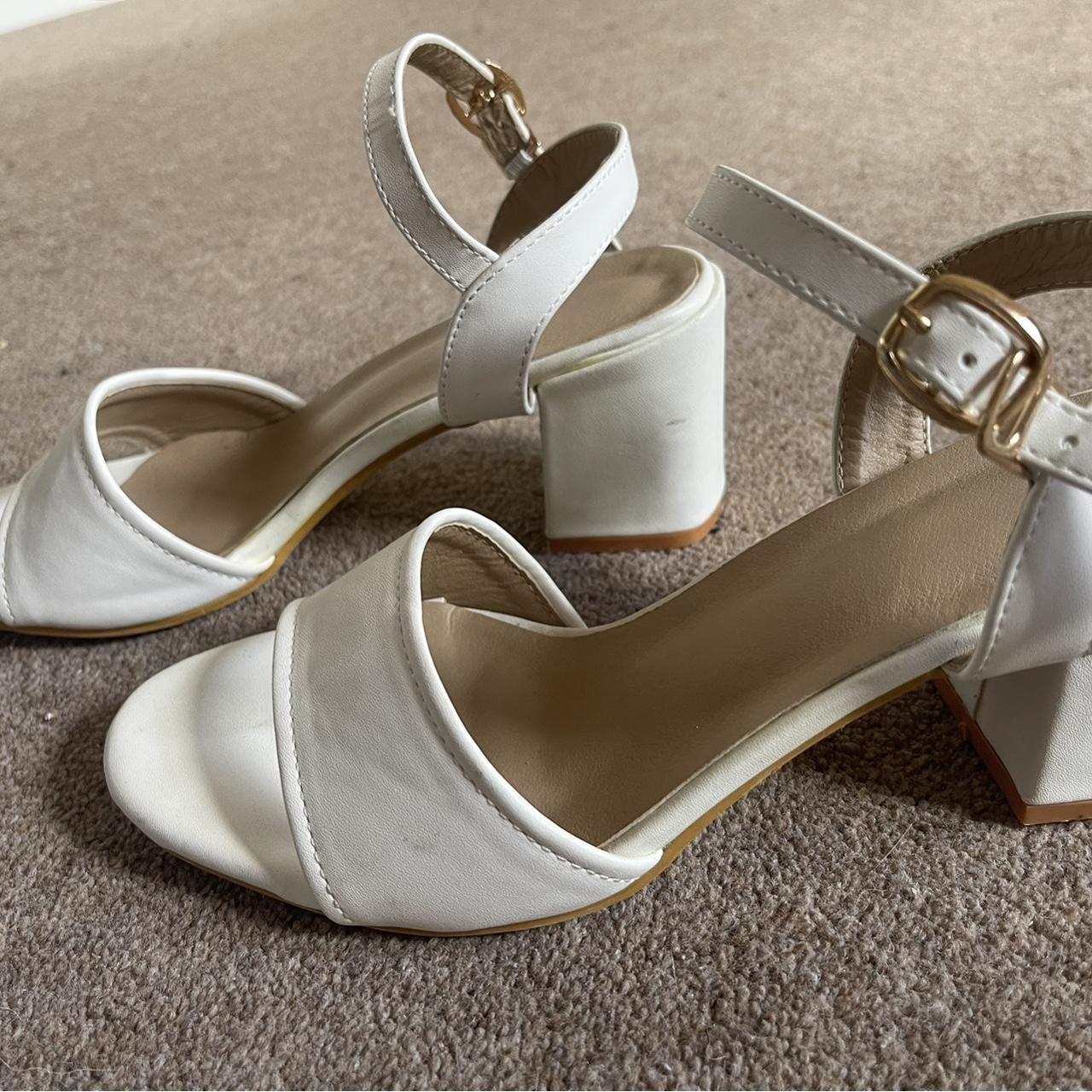 White block heal sandal, perfect for summer! A... - Depop