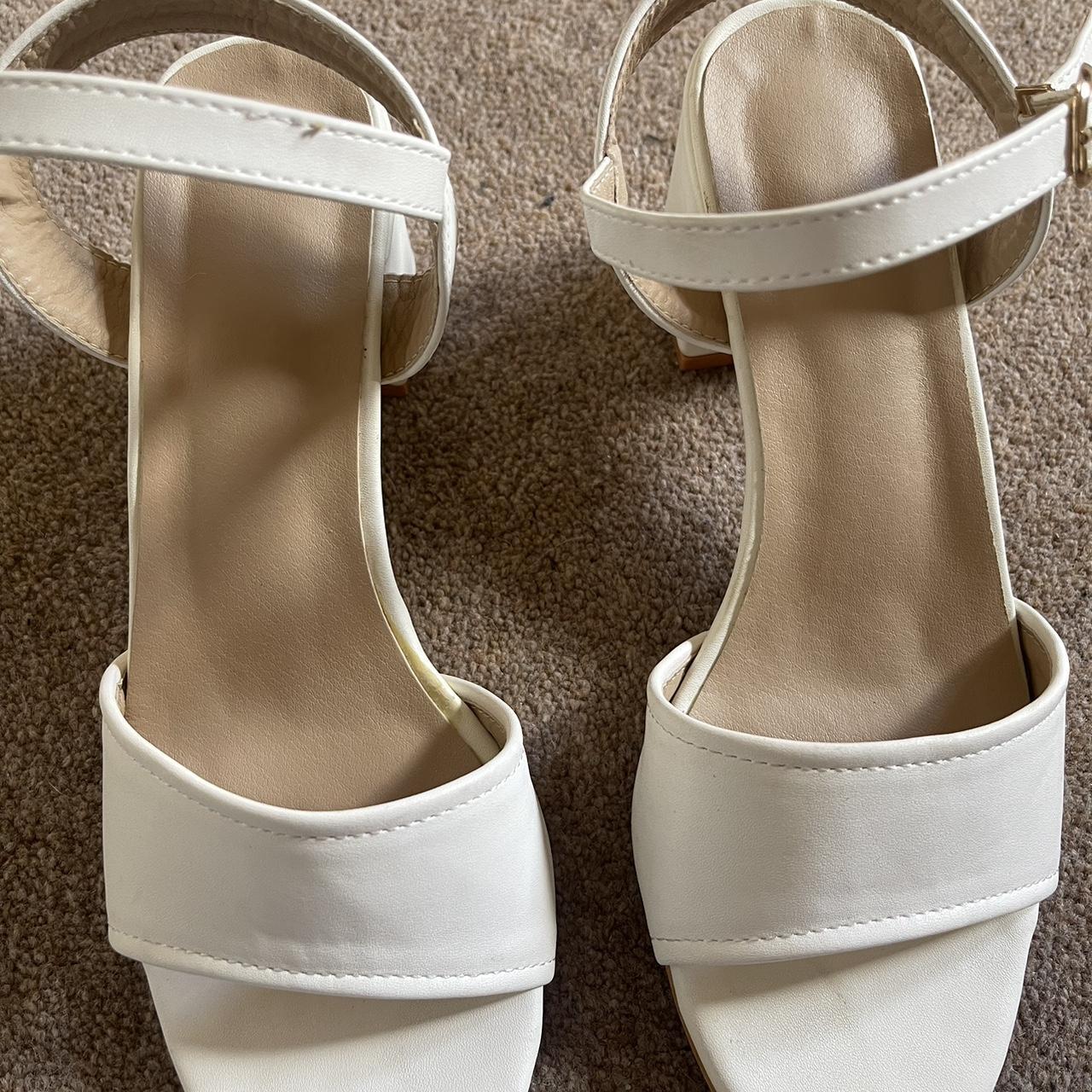 White block heal sandal, perfect for summer! A... - Depop