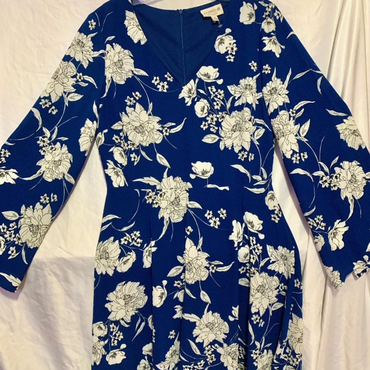 Studio B by Bobeau Long Sleeve Deep Blue Floral... - Depop