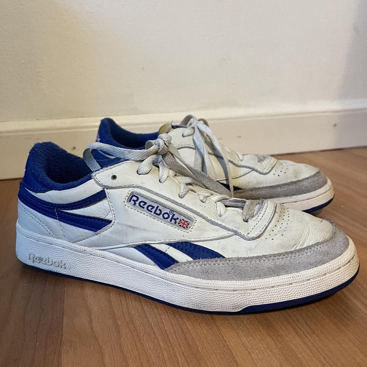 Reebok Men's White and Blue Trainers | Depop