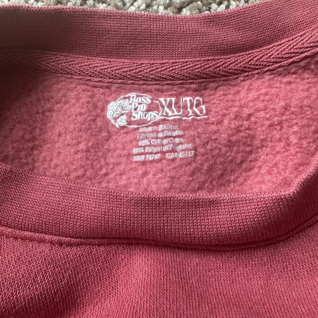 XL Coral Bass Pro Shop Crewneck - Depop
