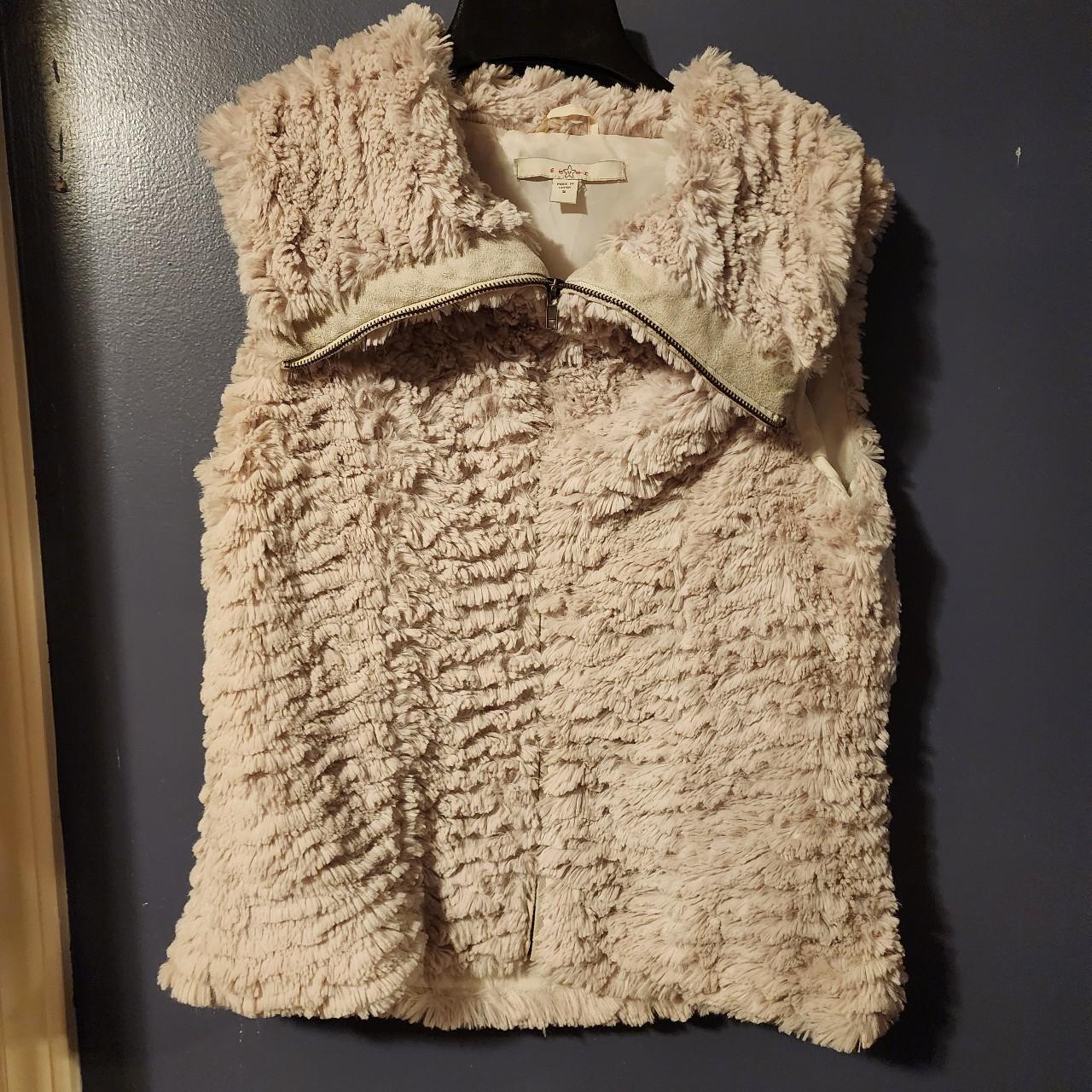 Fever Fuax Fur Vest Size:S Color:Ivory - Depop
