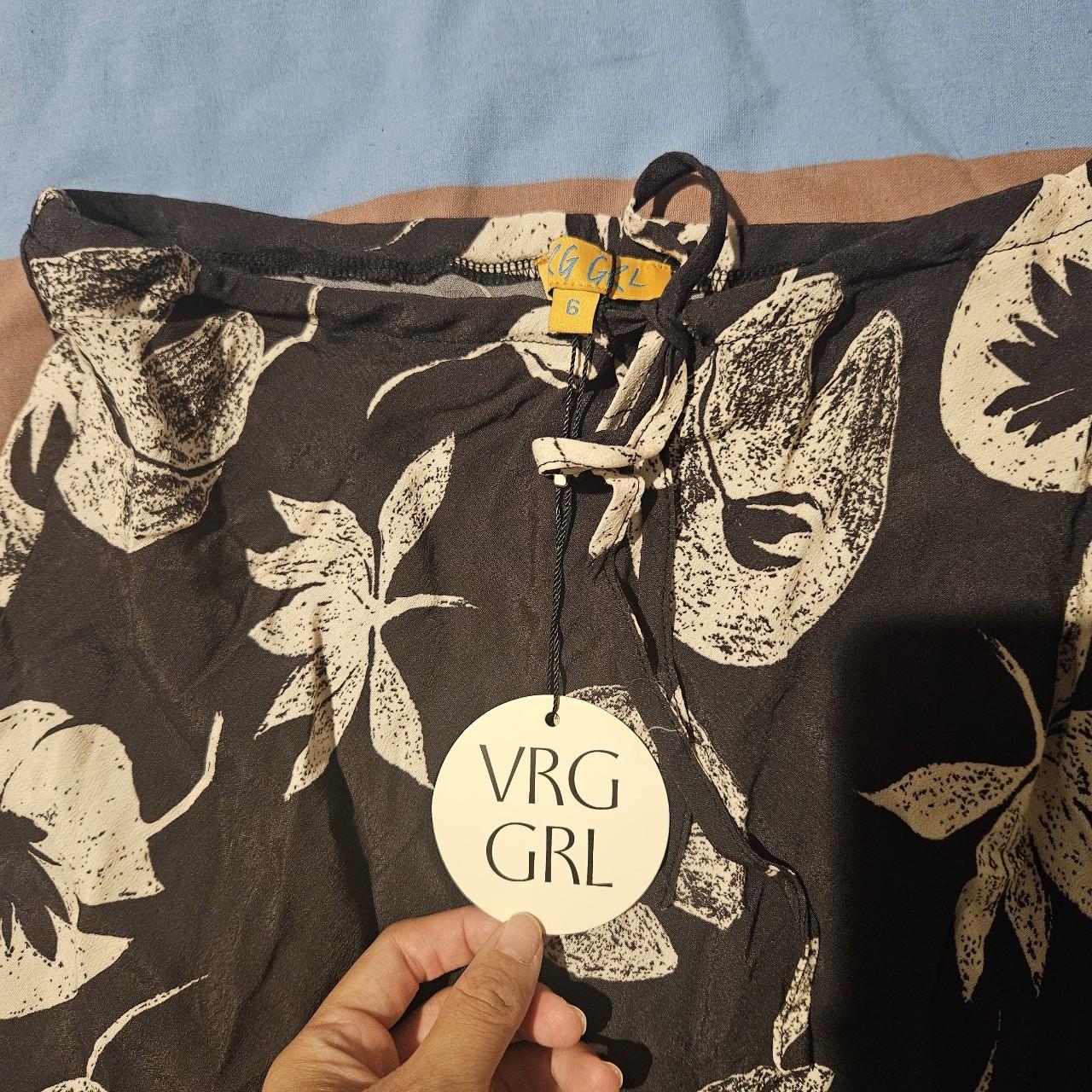 Vrg grl mini skirt - size 6 Never worn, with tags - Depop